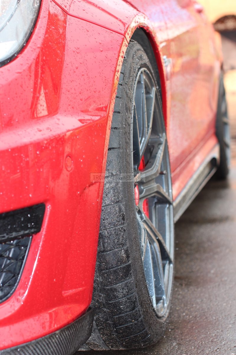 Upgrade front brakes Mercedes Benz C63AMG W204 by Brembo