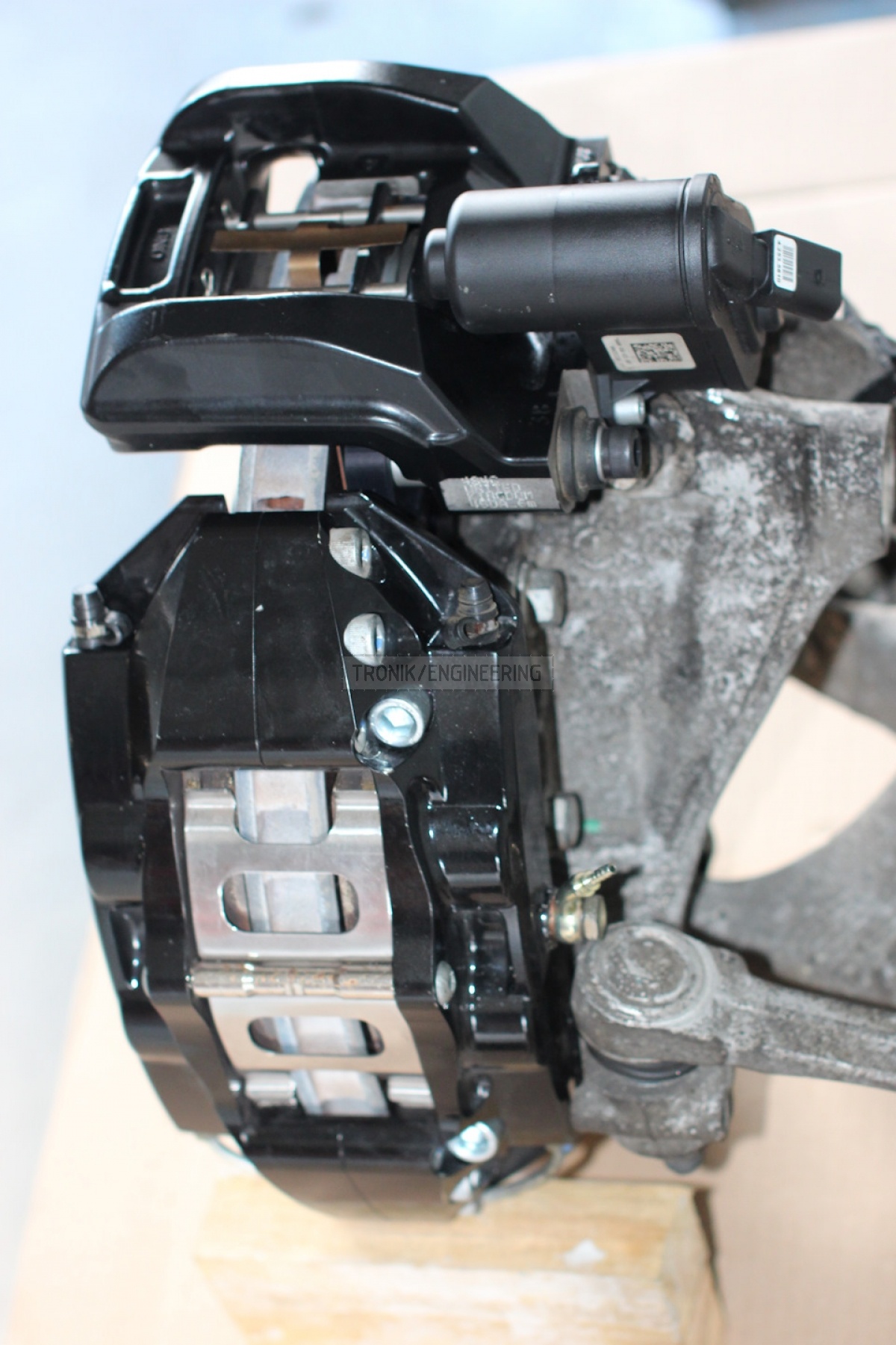 adapter design BMW F10 f/caliper&servomotor Rotora rearAxle