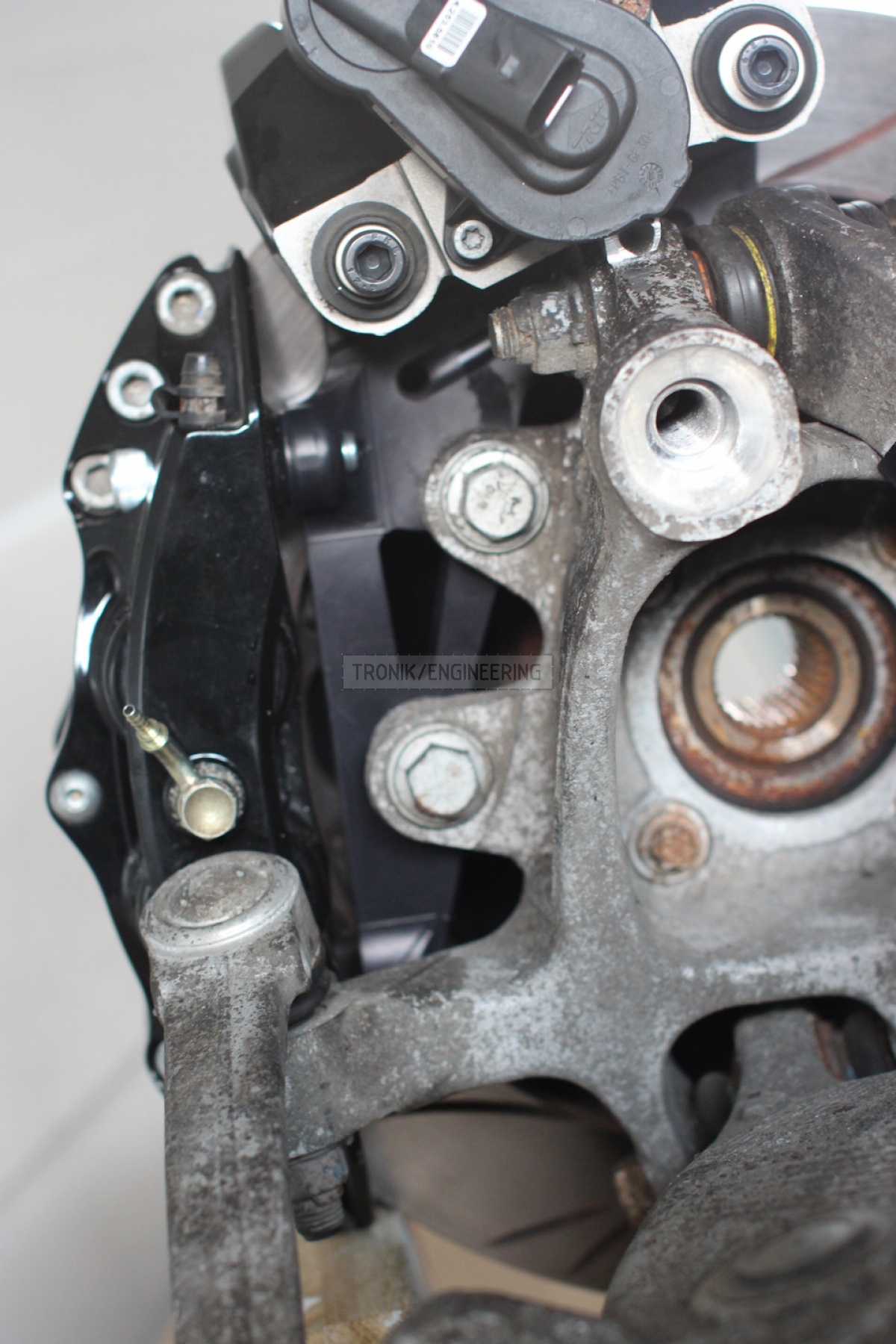 adapter design BMW F10 f/caliper&servomotor Rotora rearAxle